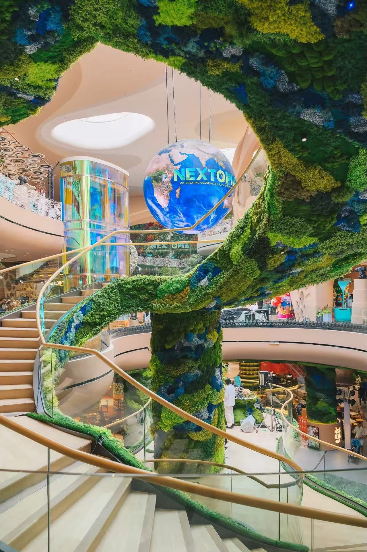 Project Case Study Spherical Led Art Landmark at Siam Paragon Bangkok ...